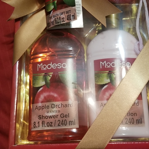 Modesa | Bath & Body | Modesa Apple Orchard Bath Set | Poshmark